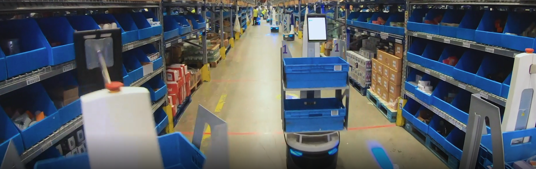 What is a Dark Store? Benefits for Retail | Locus Robotics